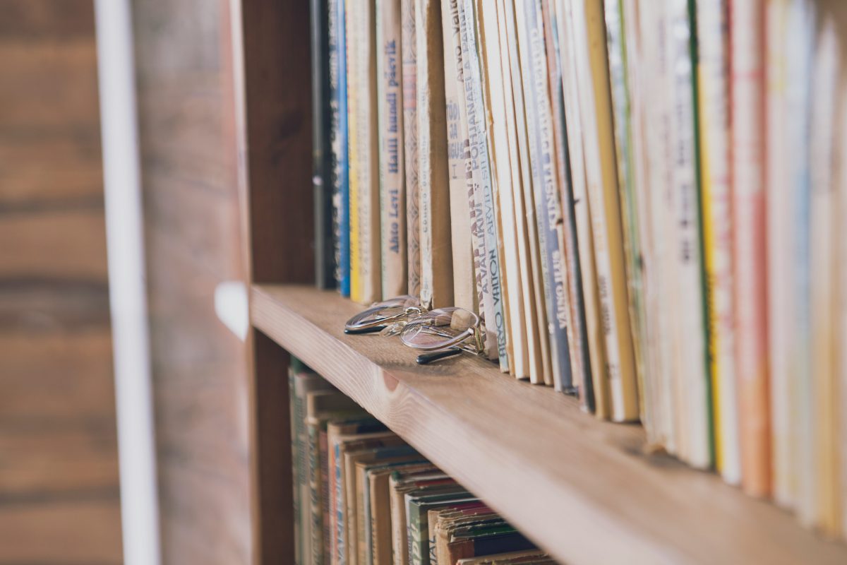 Where to Buy Old Books Online: Ultimate Guide for collectors