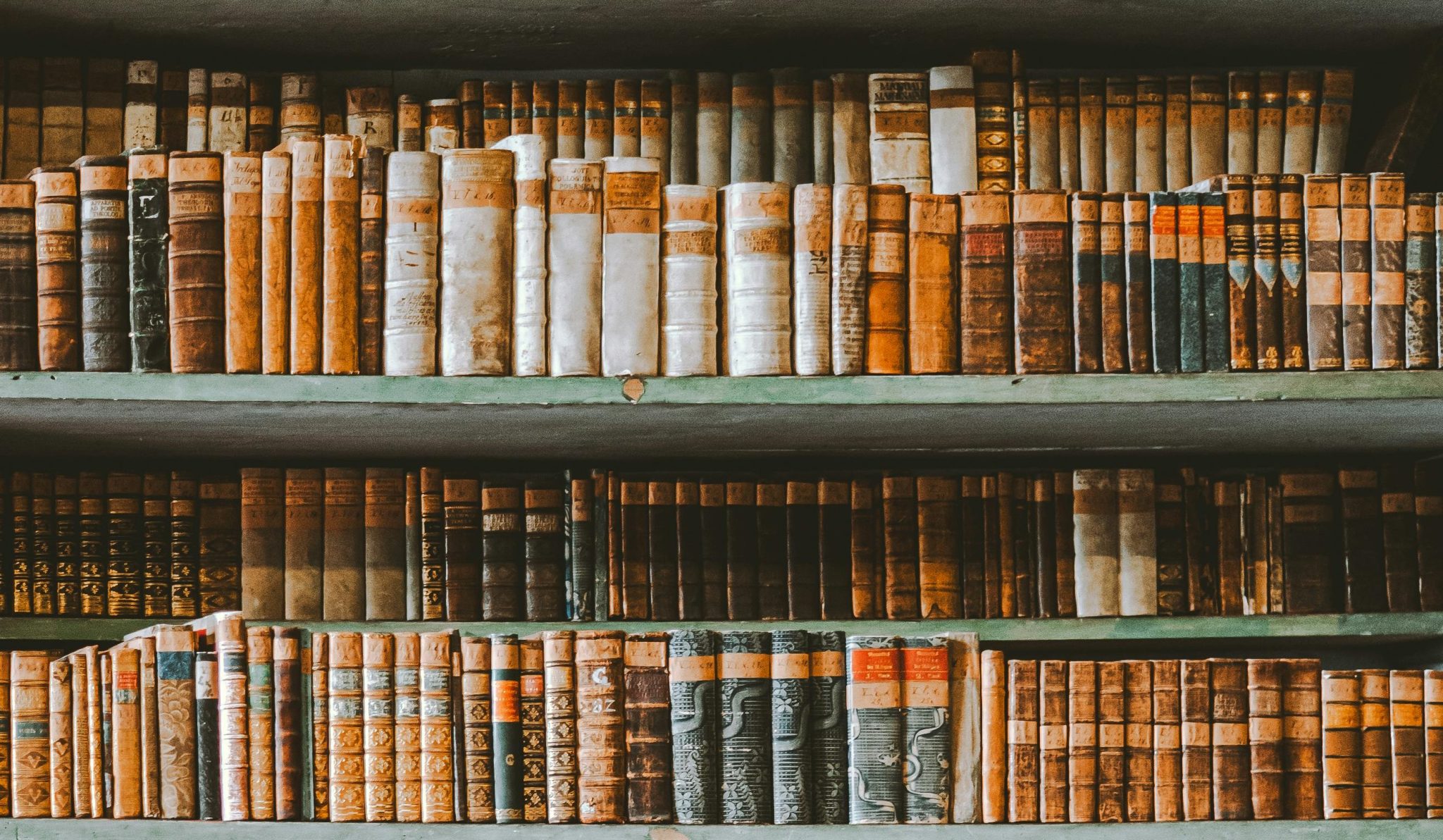 Where to Buy Old Books Online: Ultimate Guide for collectors